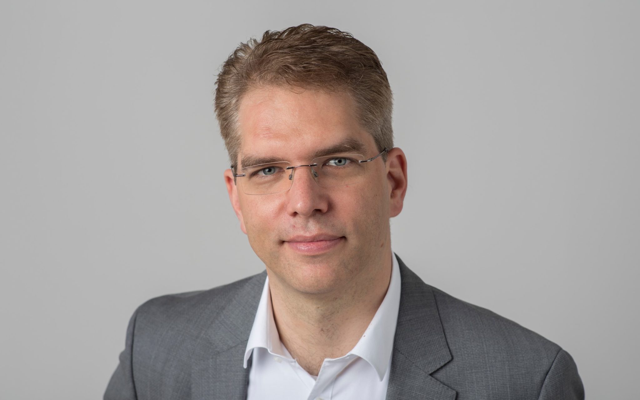 Pressefoto: Alexander Asbrock 1 | Alexander Asbrock – Clever. Gruen. Machen